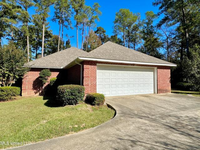306 Cherokee Dr, McComb, MS 39648 | MLS #4131 | Compass