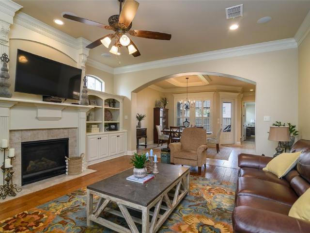 306 Cranbrook Court