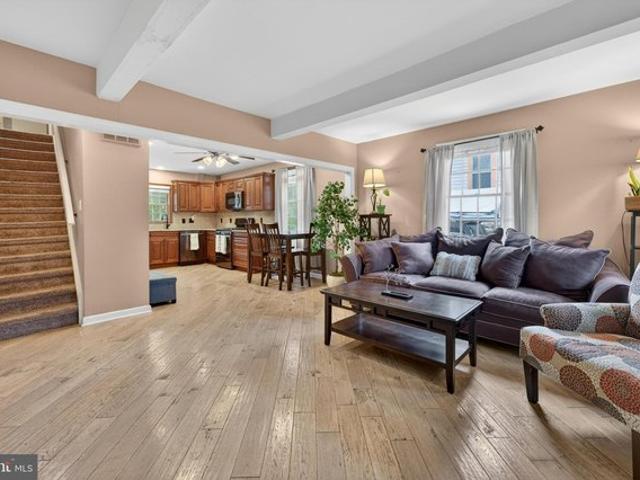 306 Anna Ave, Maple Shade, NJ 08052
