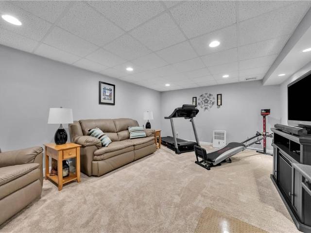 306 Acre Ave