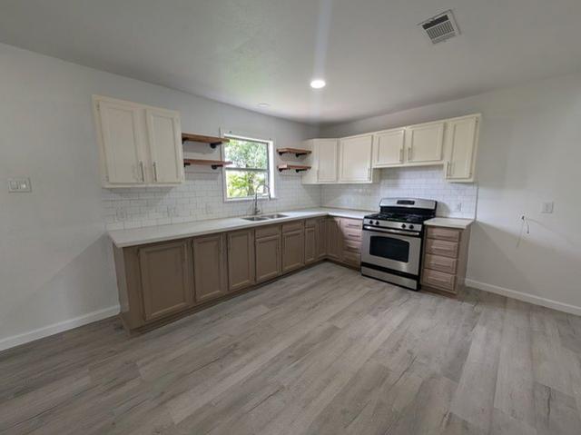 306 Allendale Rd, Pasadena, TX 77502