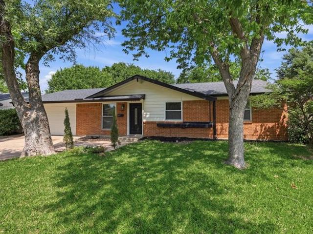 306 Baron Pl, Grand Prairie, TX 75051