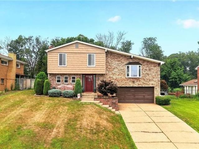 306 Beckman Dr, McKeesport, PA 15132