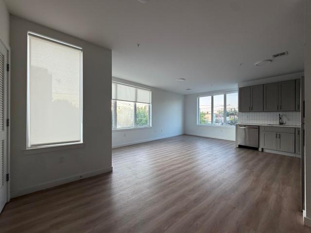 306 Bergen Ave # 301