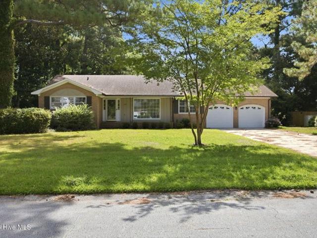 306 Blackbeard Rd W, Wilmington, NC 28409