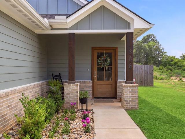 306 Bradford Street