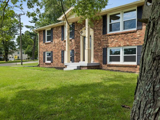 306 Grandview Dr