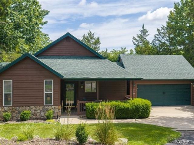 306 Green Trails Ct, Camdenton, MO 65020