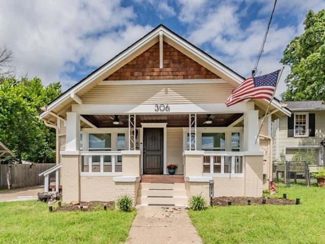 306 Davis St, Weatherford, TX 76086