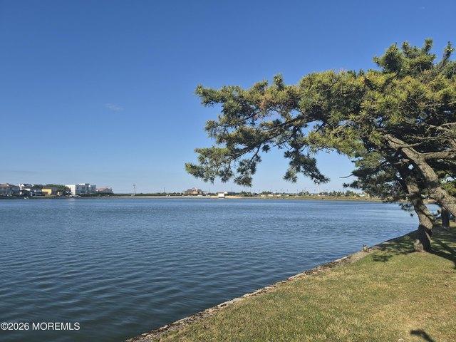 306 Deal Lake Dr Unit 40, Asbury Park, NJ 07712