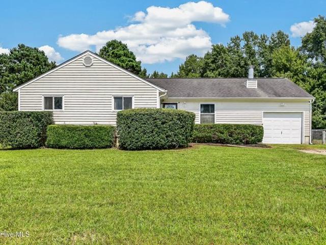 306 Drummer Kellum Rd, Jacksonville, NC 28546