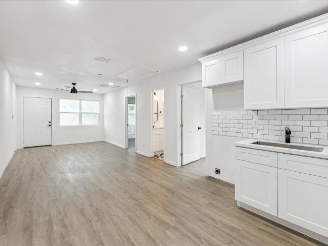 306 E 40th 1/2 Street