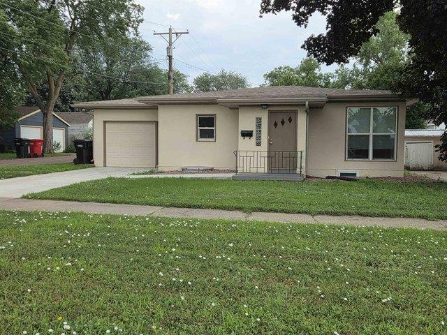 306 E 12th St, Yankton, SD 57078