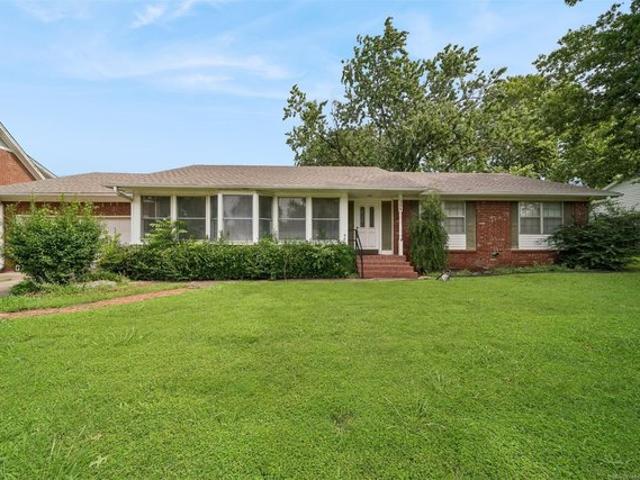 306 E 16th St, Claremore, OK 74017