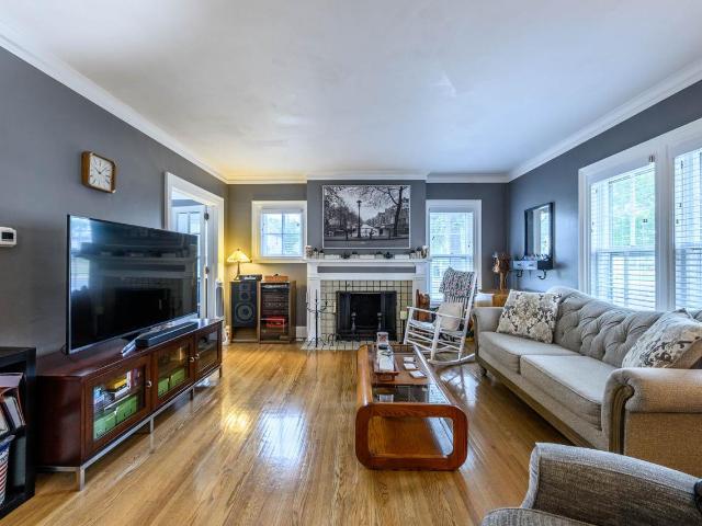 306 E 21st Street
