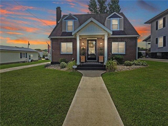 306 E Church Ave, Masontown, PA 15461