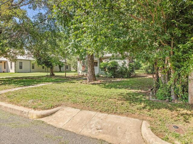 306 E College St, Fredericksburg, TX 78624 | MLS #98272