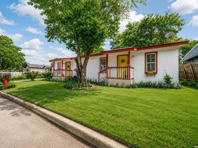 306 E Lindbergh Blvd, Universal City, TX 78148