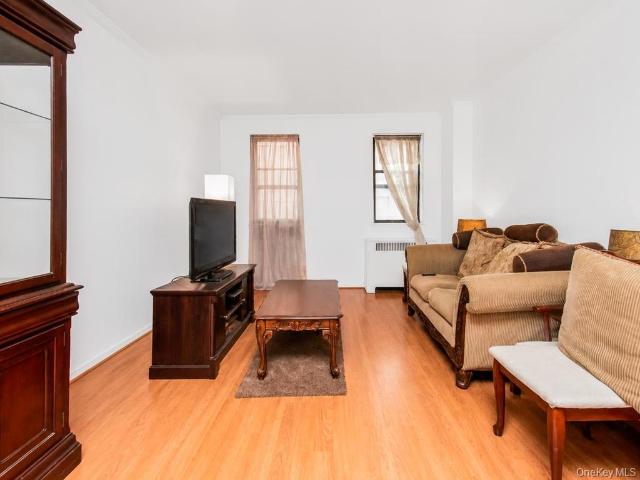 306 E Mosholu Parkway S 4F