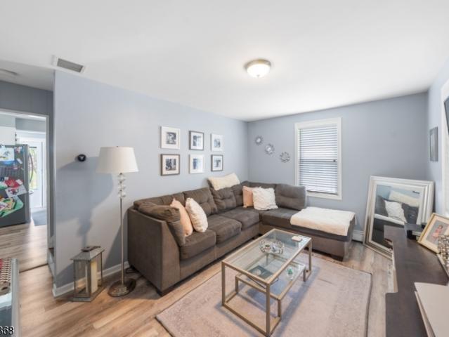 306 E Passaic Ave