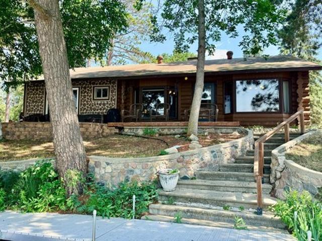 306 E River Dr, Park Rapids, MN 56470