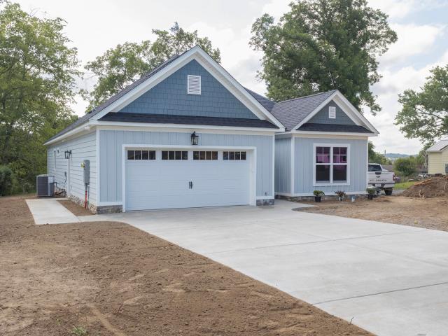 306 Emmett Ave NW