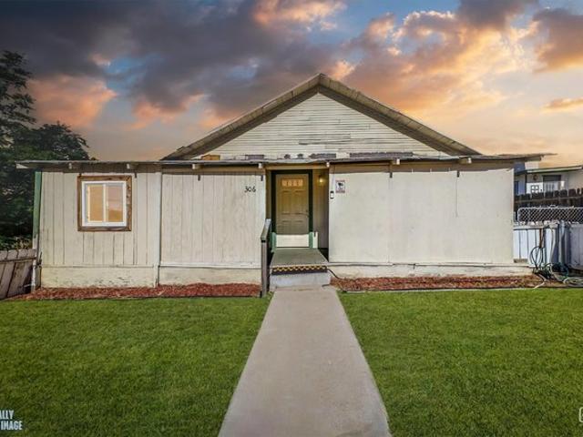 306 Eastern Ave, Taft, CA 93268