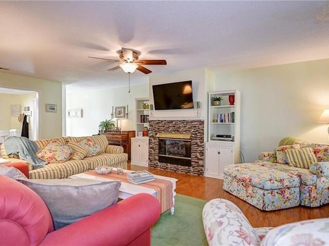 306 Esplanade Pl, Chesapeake, VA 23320