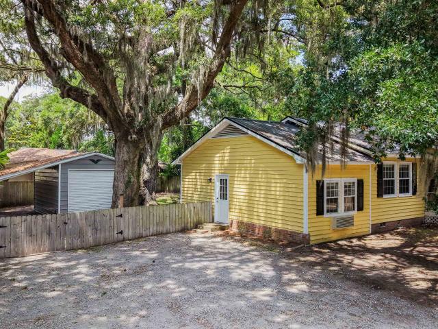 306 Kaufman St