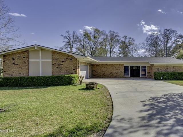 306 Hancock Dr, Taylorsville, MS 39168