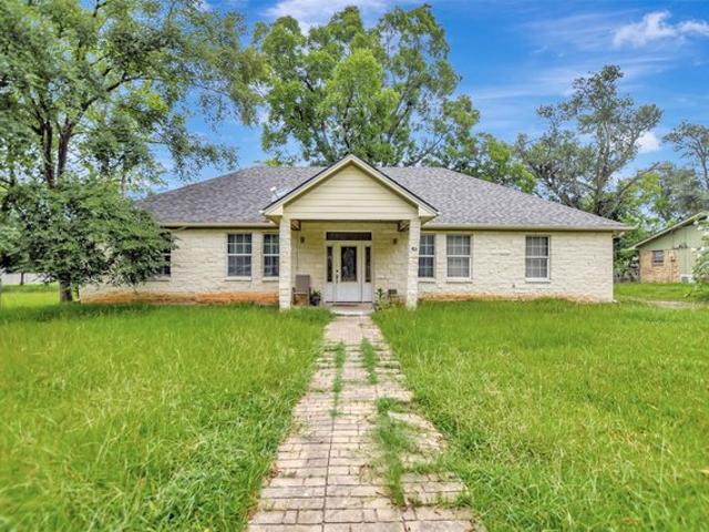 306 Heath Ave, Madisonville, TX 77864