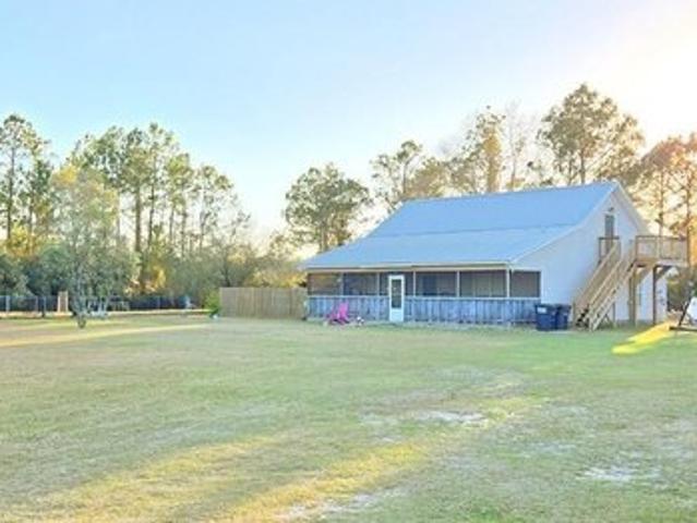 306 Huckeba Dr, Apalachicola, FL 32320