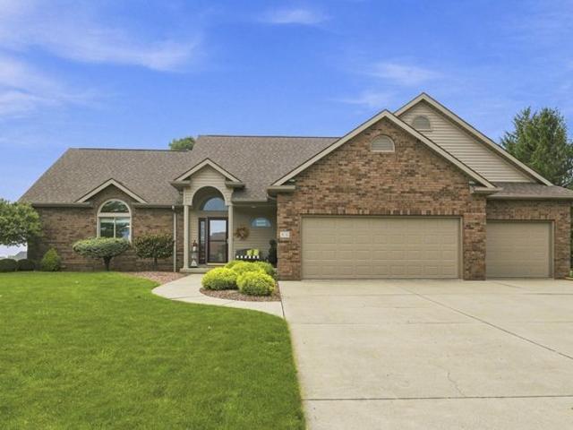 306 Hunters Ridge St, Auburn, IN 46706