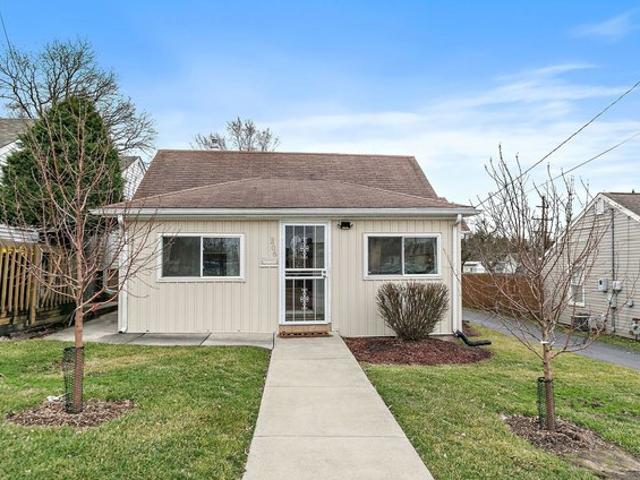 306 Johnson St, East Dundee, IL 60118