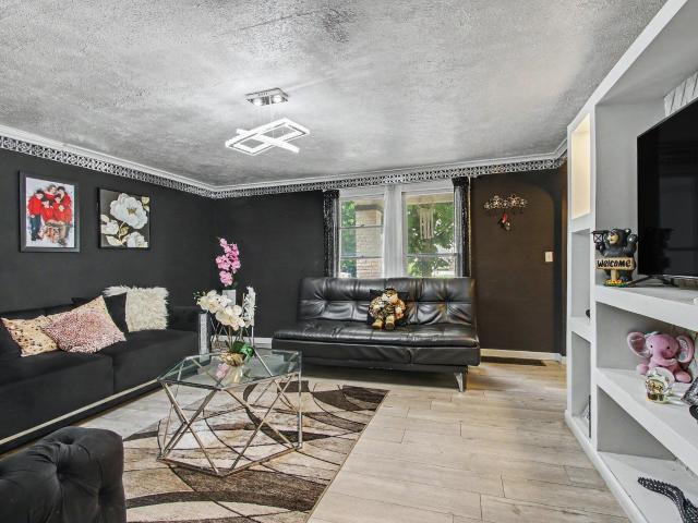 306 Jefferson Avenue