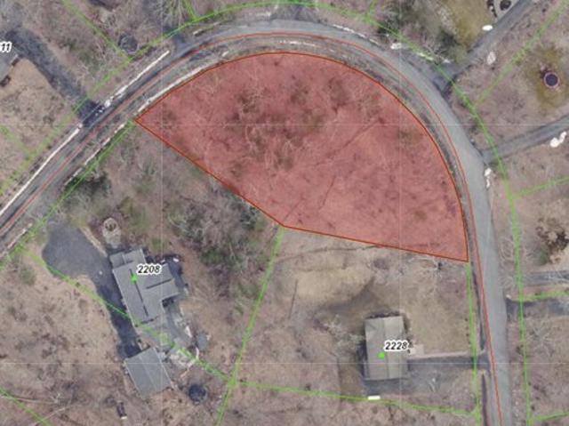 306 Lake Dr, Pocono Township, PA 18332