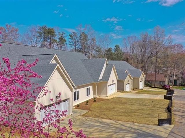 306 Lamplighter Cir, Winston Salem, NC 27104