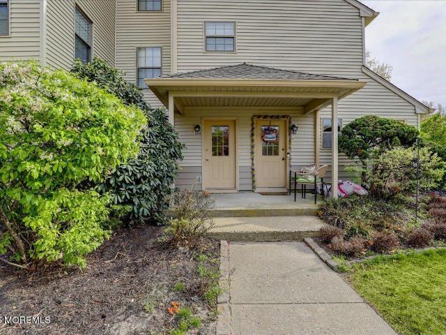306 Larkspur Lane