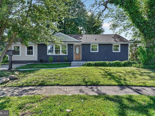 306 May Ct, West Deptford, NJ 08096