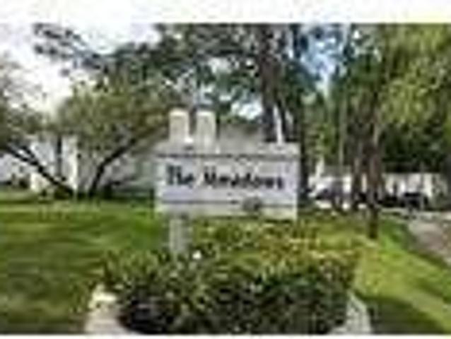 306 Meadow Ln, Oldsmar, FL 34677
