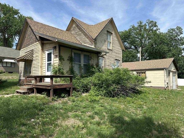306 N Walnut St, Genoa, NE 68640