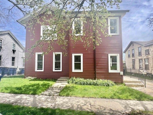 306 N Academy St, Janesville, WI 53548