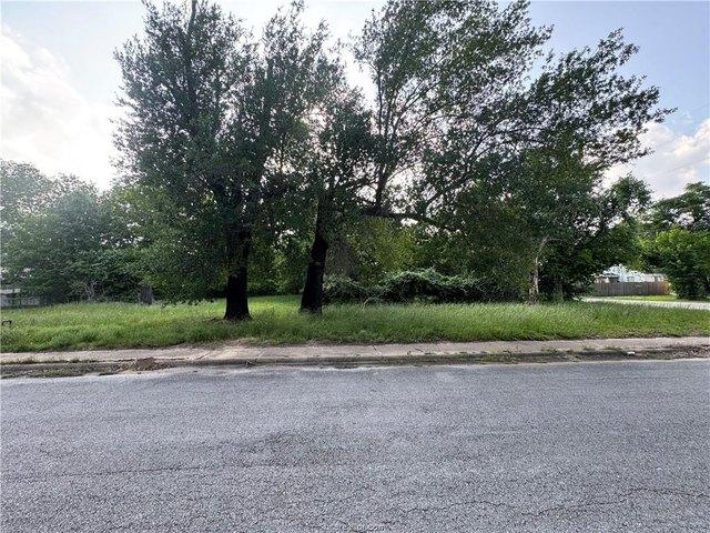 306 N Randolph Ave, Bryan, TX 77803