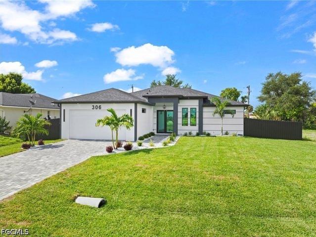 306 NE 11th St, Cape Coral, FL 33909