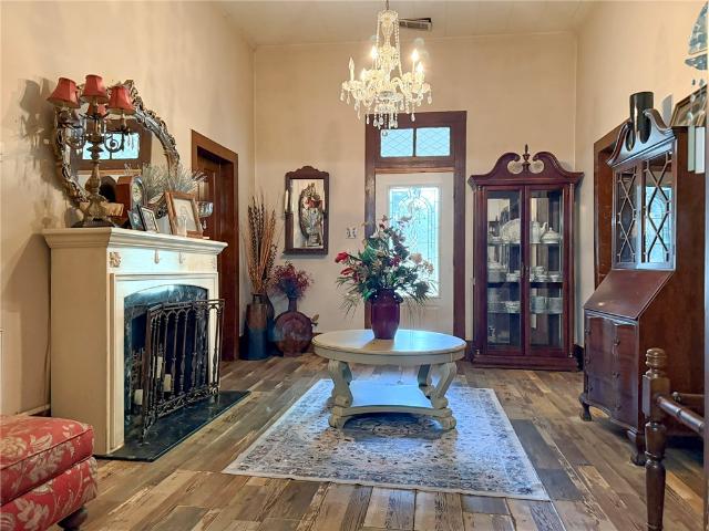 306 NW 2nd Street