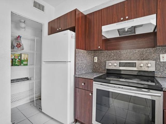 306 NW 84th Ter Unit 306, Miami, FL 33150