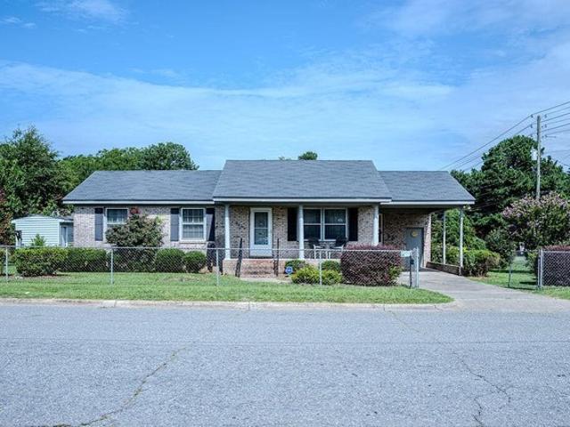 306 S Brevard St, Selma, NC 27576