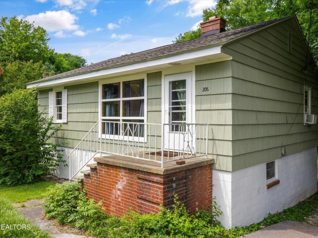 306 S Cedar St