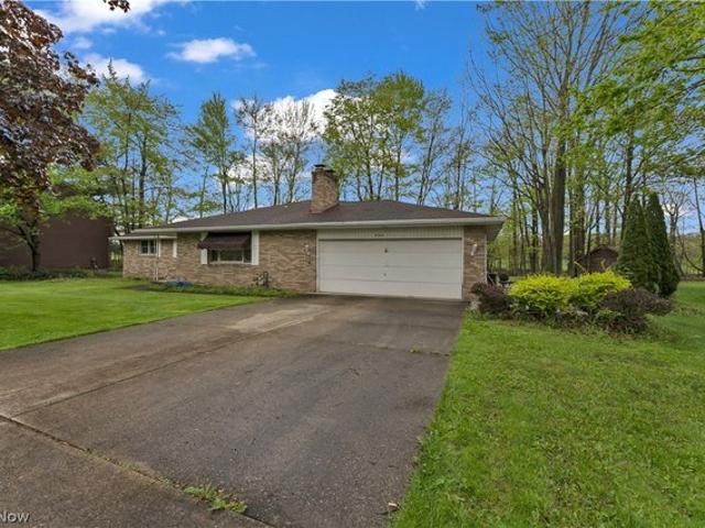 306 S Colonial Dr, Cortland, OH 44410