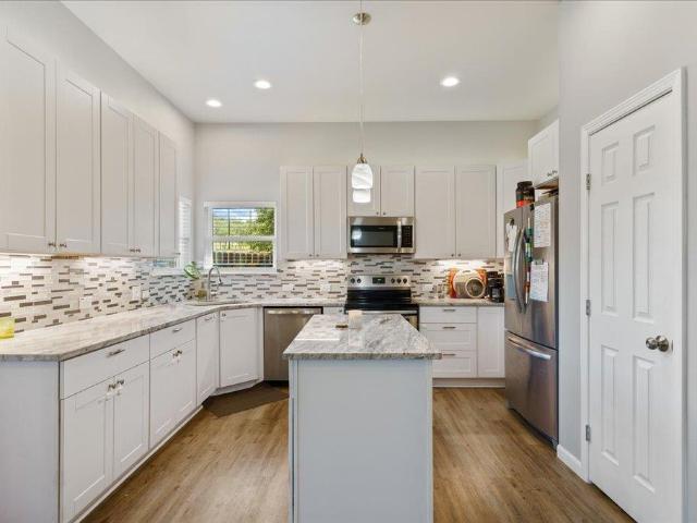306 Songwood Dr